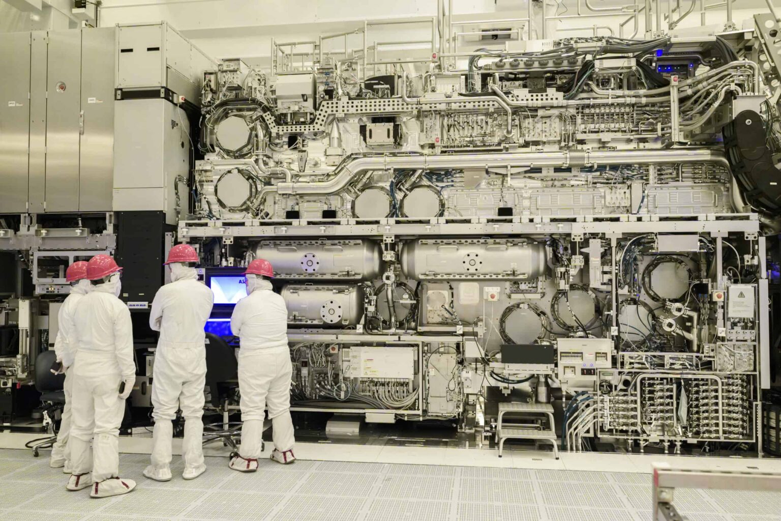 ASML levert nieuwe High-NA EUV-machine aan Intel - Techzine.be